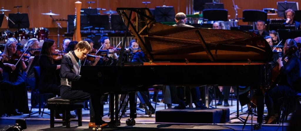 5 things about Ethan Loch